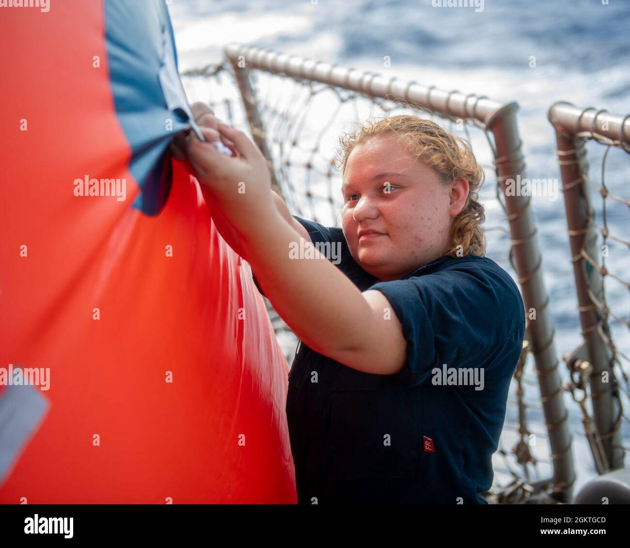 210629-N-HG846-1019 CORAL SEA (29 juin 2021) – le Matan Kayla Otten, de ...