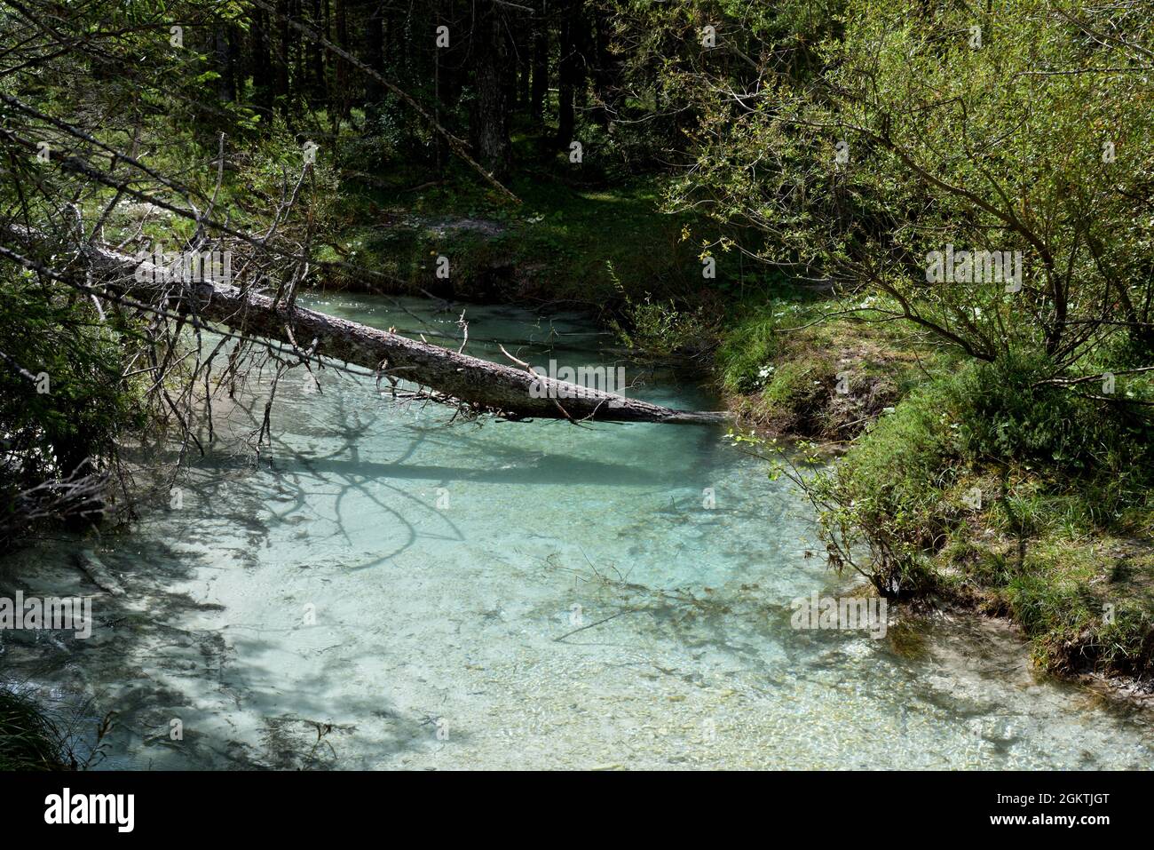 Eaux ruisseau Banque de photographies et d’images à haute résolution - Alamy