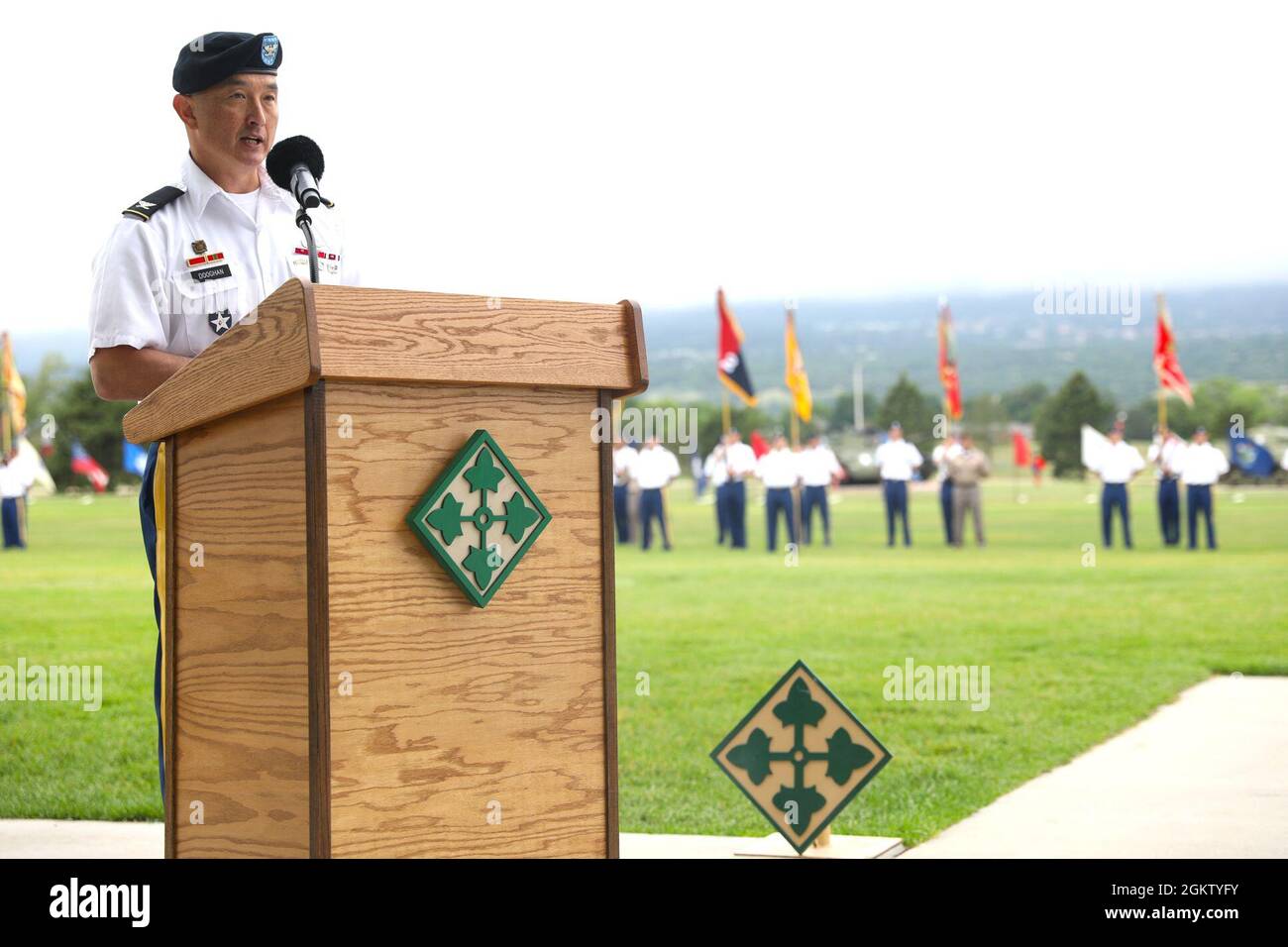 Le colonel James K. Dooghan, commandant adjoint entrant pour la ...