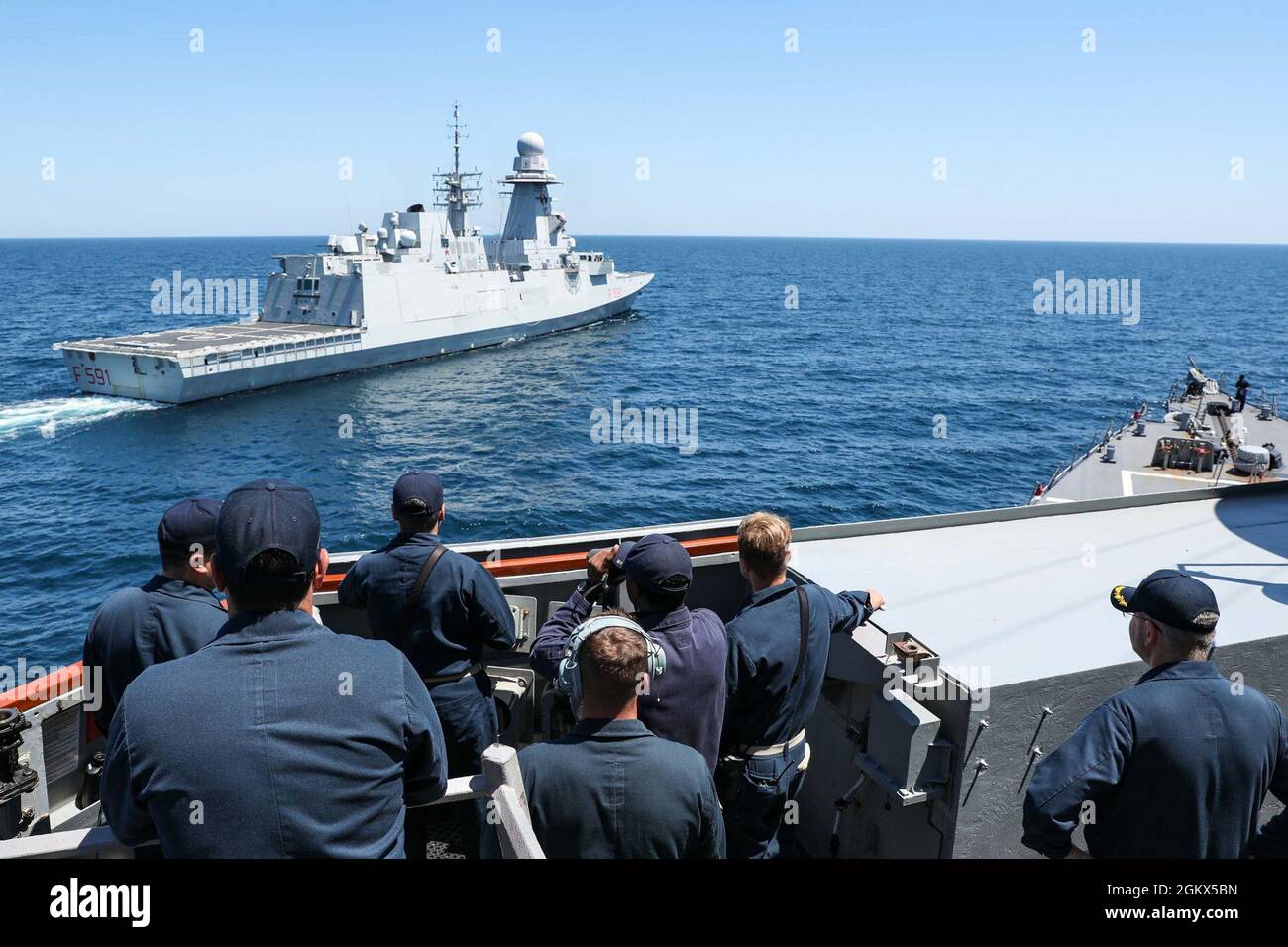 MER NOIRE (15 juillet 2021) des marins affectés au destroyer à missiles ...