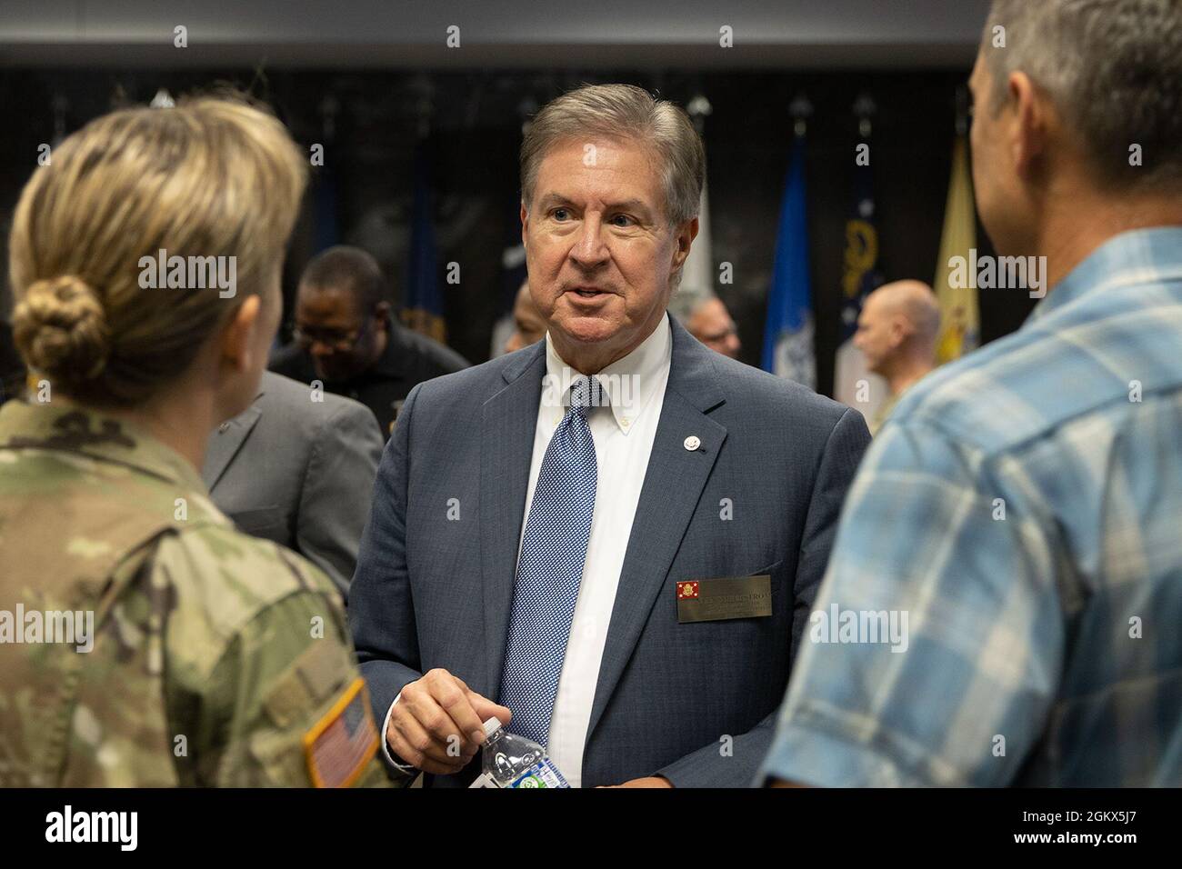 Stan Soderstrom, aide civile du secrétaire de l'Armée de l'Indiana, s ...