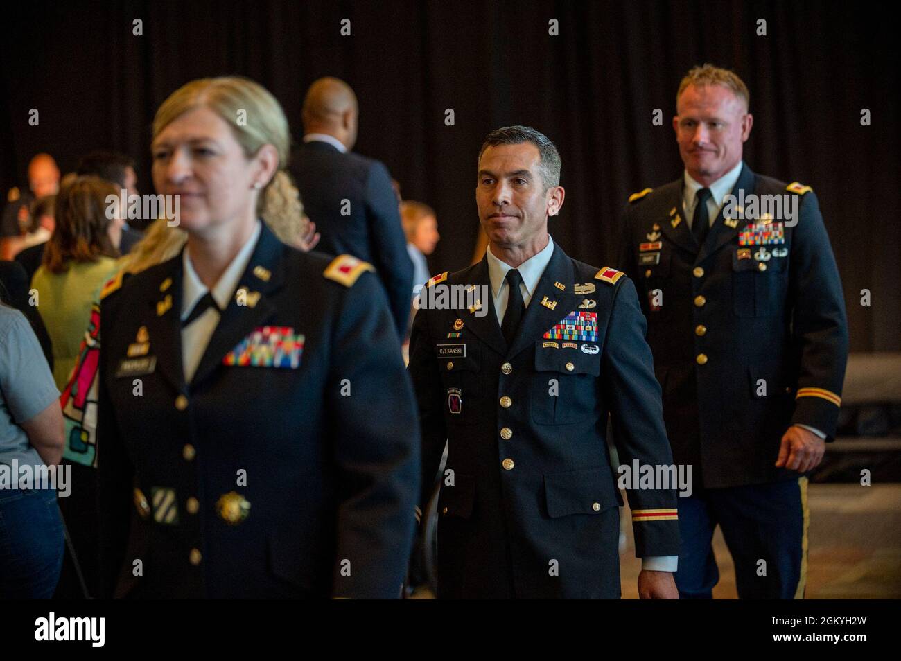 Le colonel Kimberly Peeples, commandant de la division Great Lakes and ...