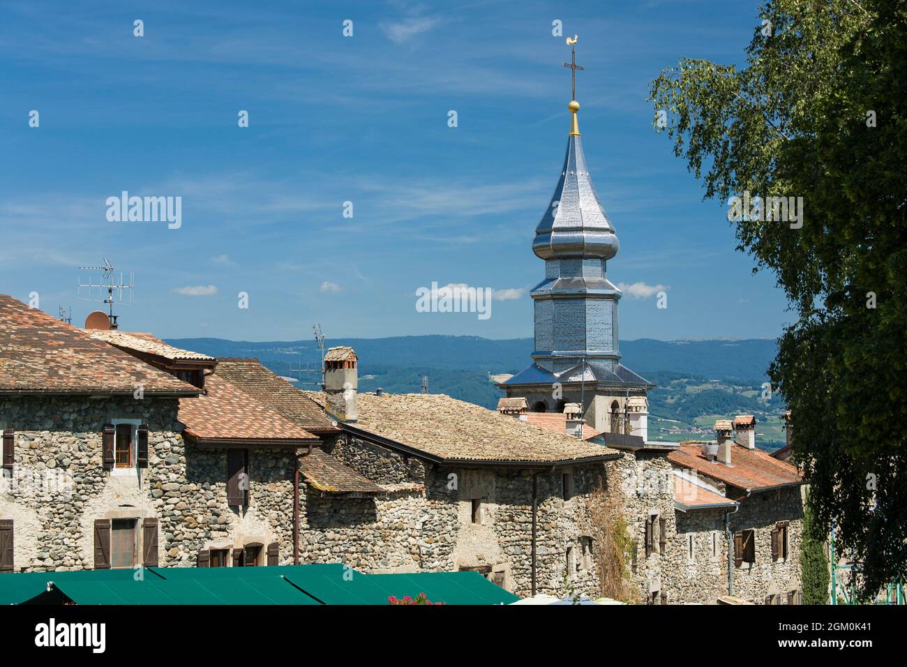 FRANCE HAUTE-SAVOIE (74) YVOIRE, VILLAGE MÉDIÉVAL ET SA TOUR DE LA ...