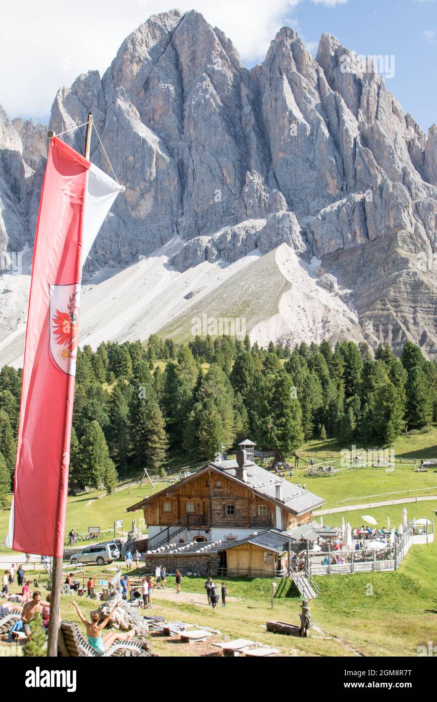 Rifugio delle odle Banque de photographies et d’images à haute ...
