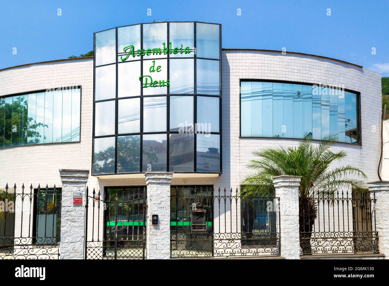 Façade ou bâtiment extérieur d'une église protestante nommée ...