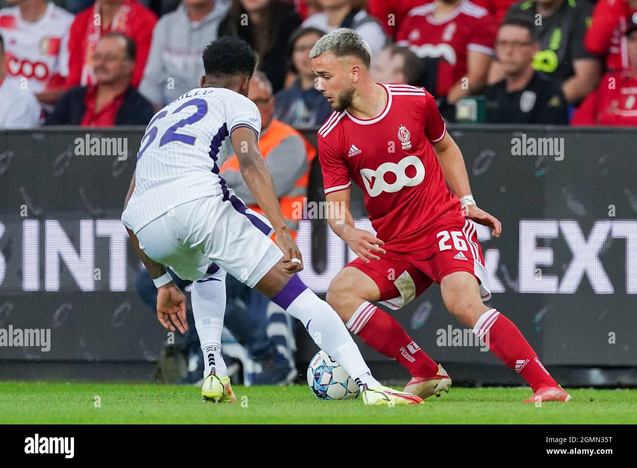 LUIK, BELGIQUE - SEPTEMBRE 19 : Michael Murillo de RSC Anderlecht et ...