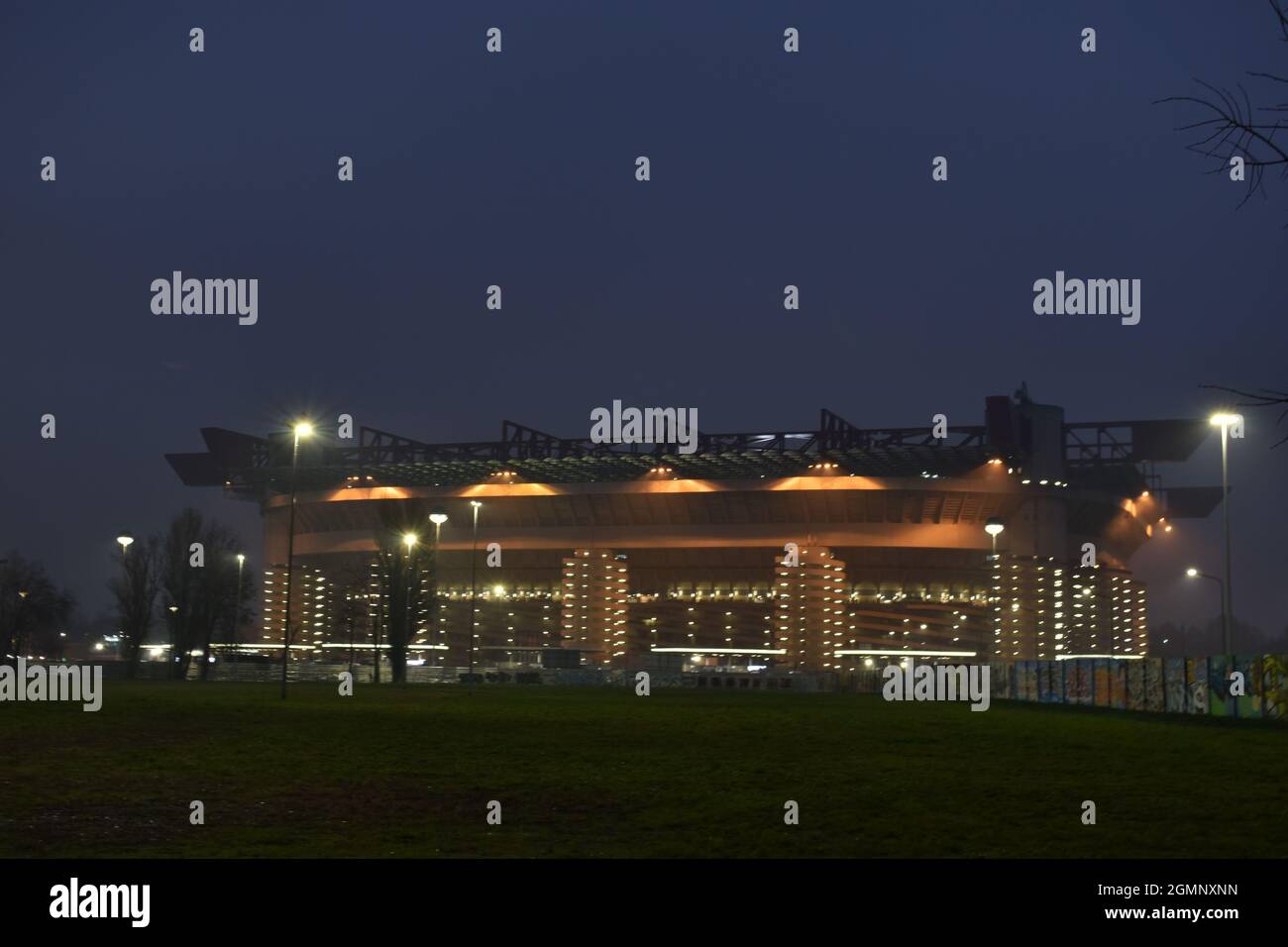 San siro stadium ac milan Banque de photographies et d’images à haute ...