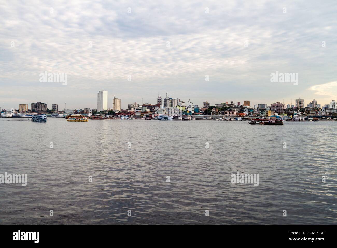 Manaus skyline Banque de photographies et d’images à haute résolution ...