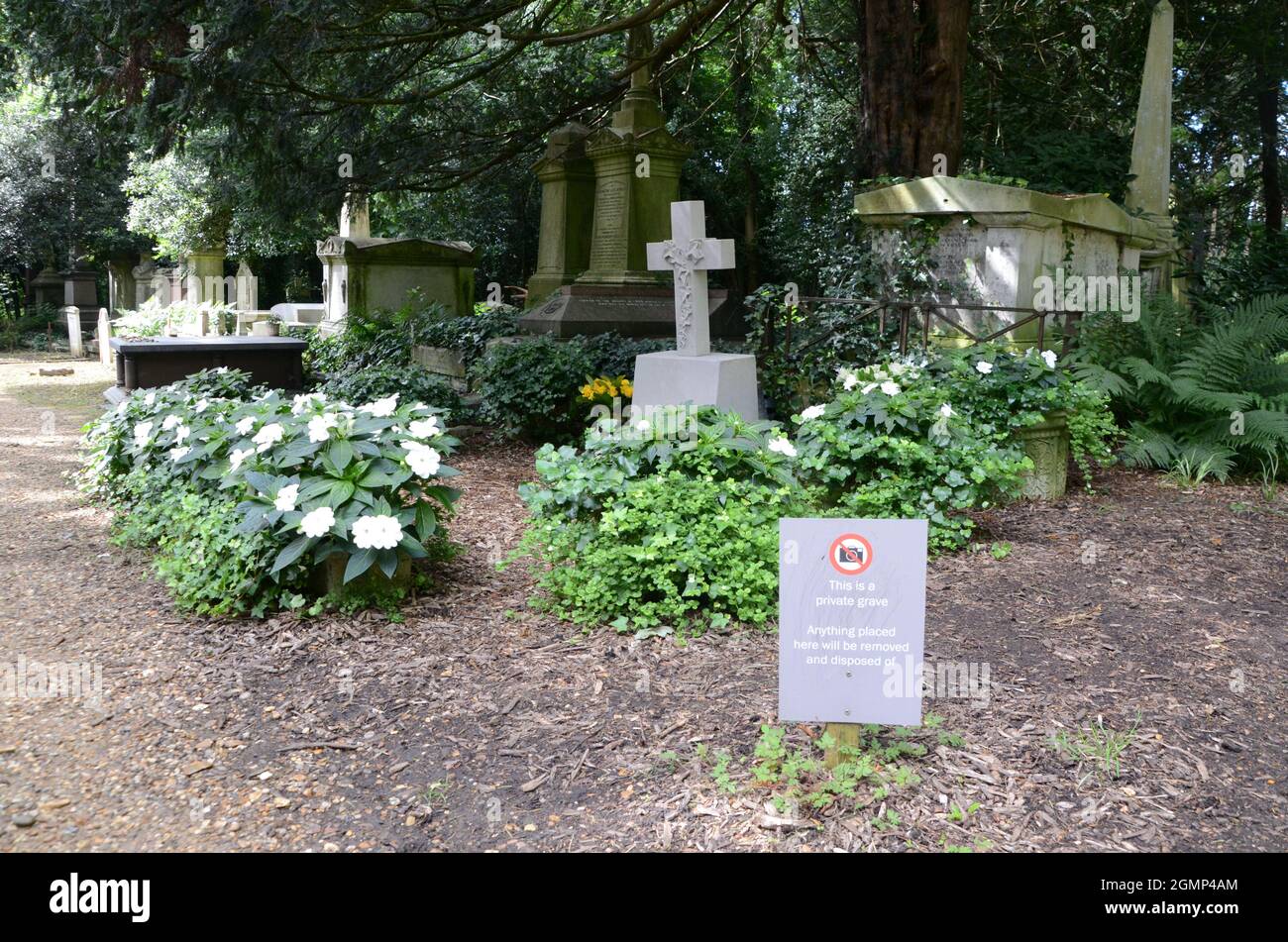 La tombe de george michael dans le cimetière highgate ouest N6 nord de ...