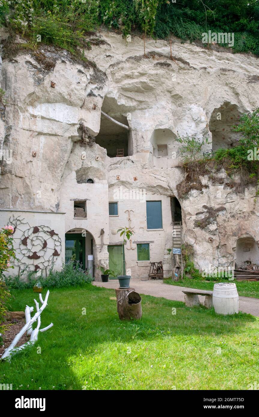Troglodyte france Banque de photographies et d’images à haute ...