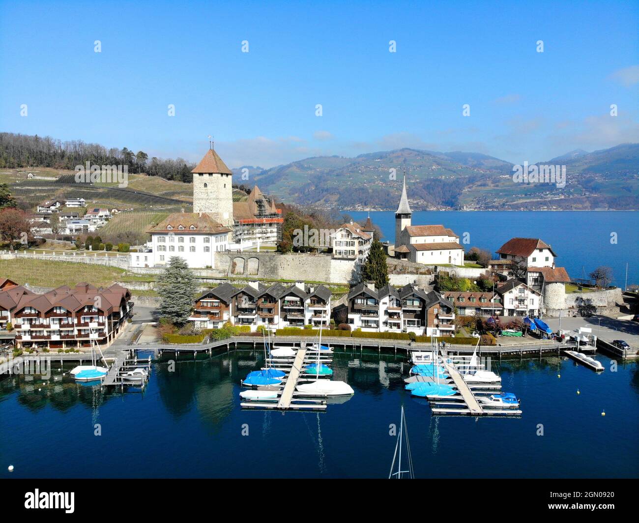 Schloss spiez Banque de photographies et d’images à haute résolution ...