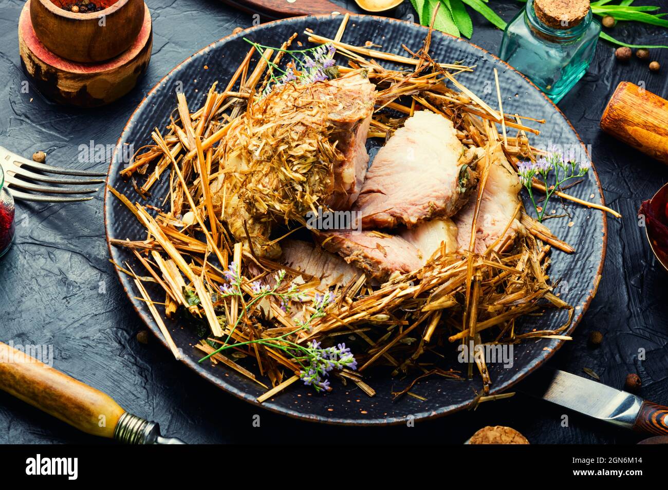 Viande de porc cuite au four Banque de photographies et d’images à ...