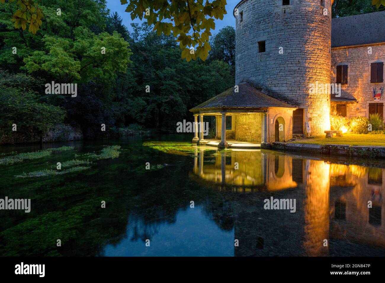 Beze abbaye Banque de photographies et d’images à haute résolution - Alamy