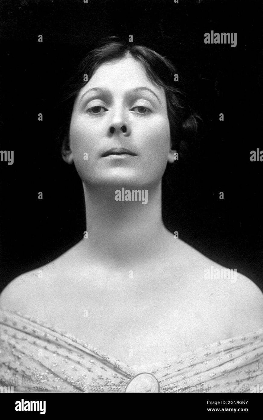 Angela isadora duncan Banque d'images noir et blanc - Alamy