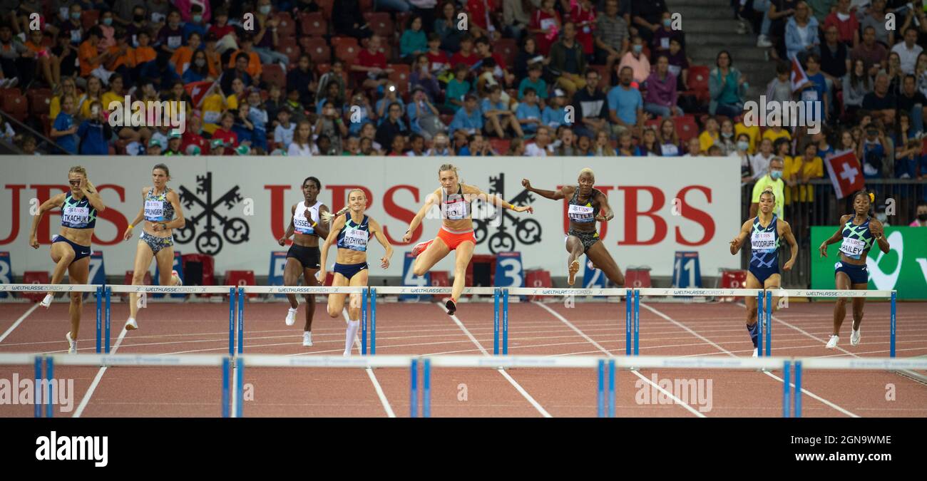 Cara nnenya hailey Banque de photographies et d’images à haute ...