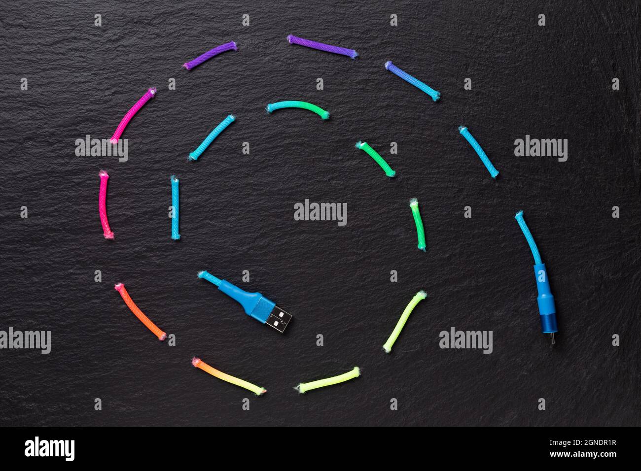 Broken telephone cord Banque de photographies et d’images à haute ...