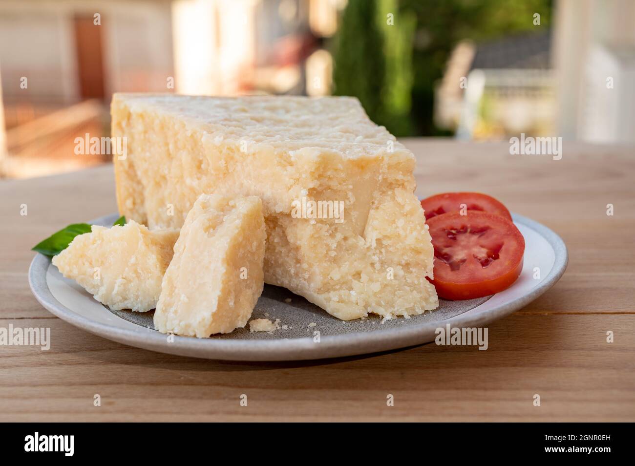 Collection de fromages, morceau de fromage mûr, parmesan, parmesan ...