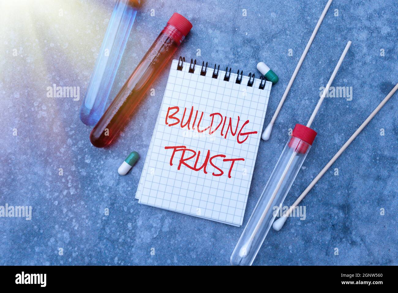 Affichage conceptuel création de confiance. Mot écrit sur l'activité de ...