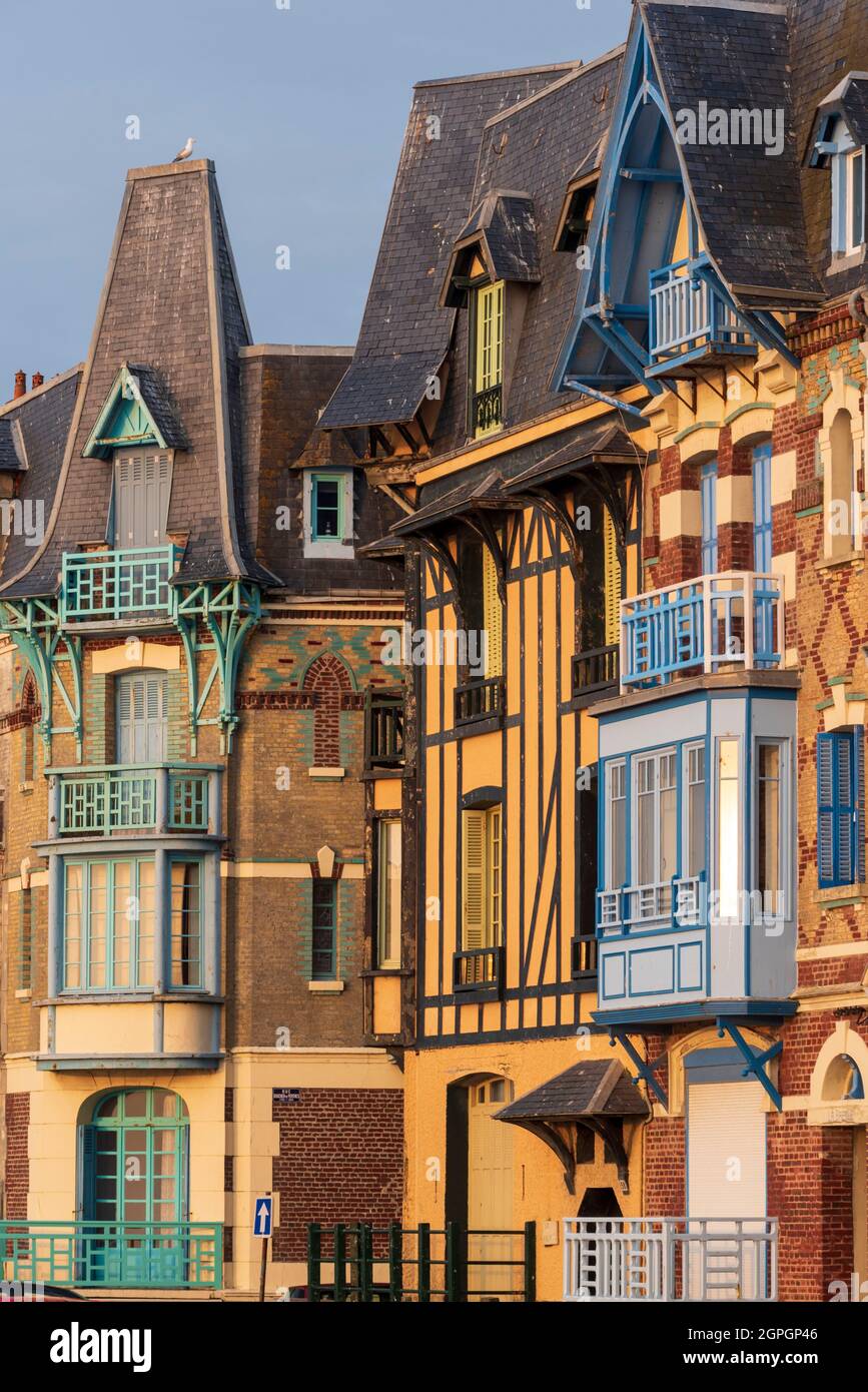 France, somme, Mers les bains, les villas de la Belle Epoque sur le front de mer, les villas Art ...