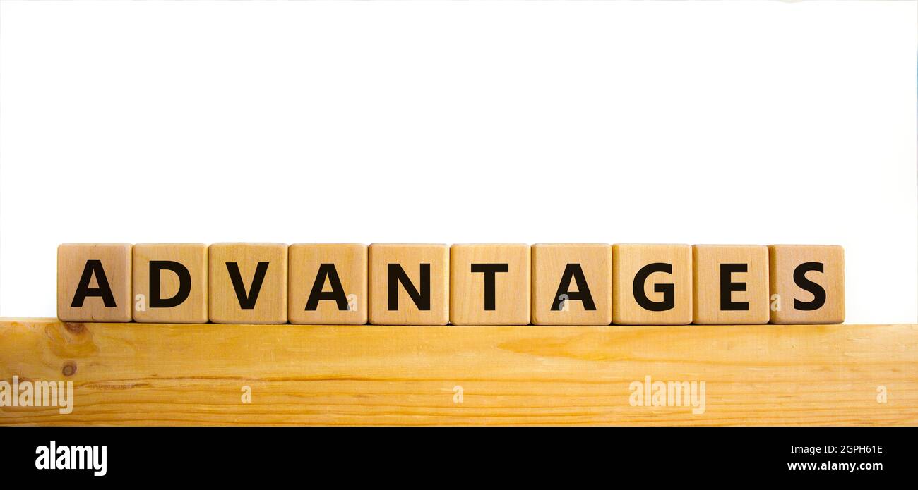 Symbole des avantages. Concept mot "avantages" sur cubes en bois sur ...
