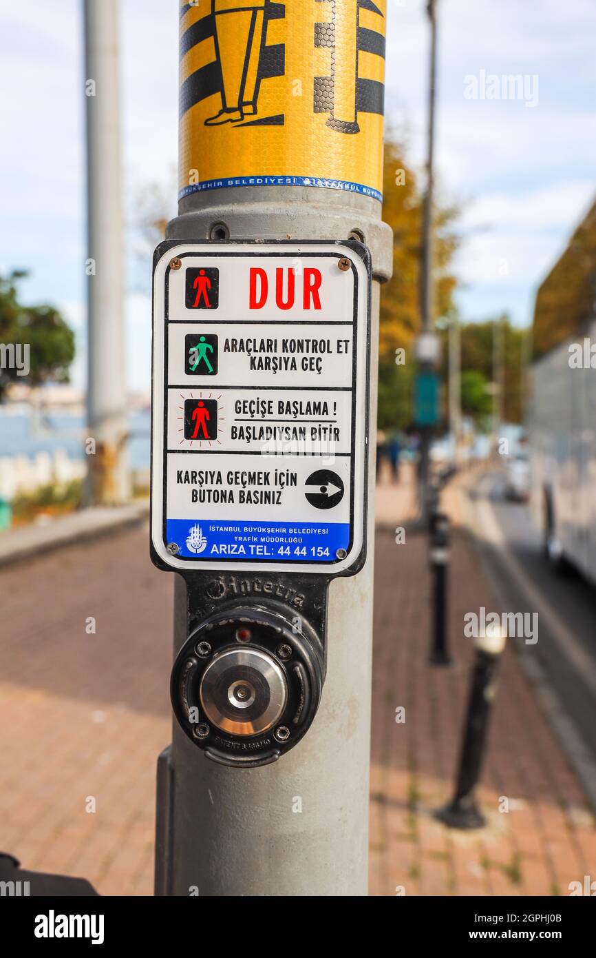 Bouton de feux de circulation Banque de photographies et d’images à haute résolution - Alamy