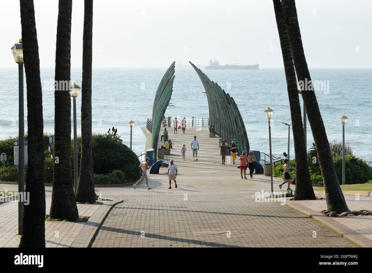 Actifs, touristes locaux, exercice, Umhlanga Rocks Waterfront, Durban ...