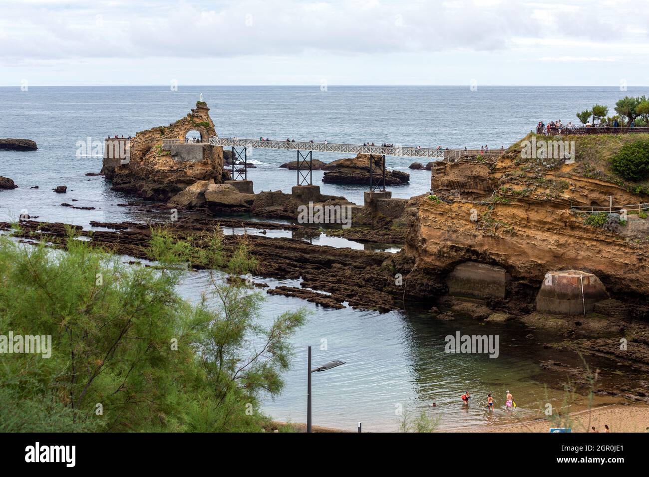 Rocher de la vierge biarritz Banque de photographies et d’images à haute résolution - Alamy
