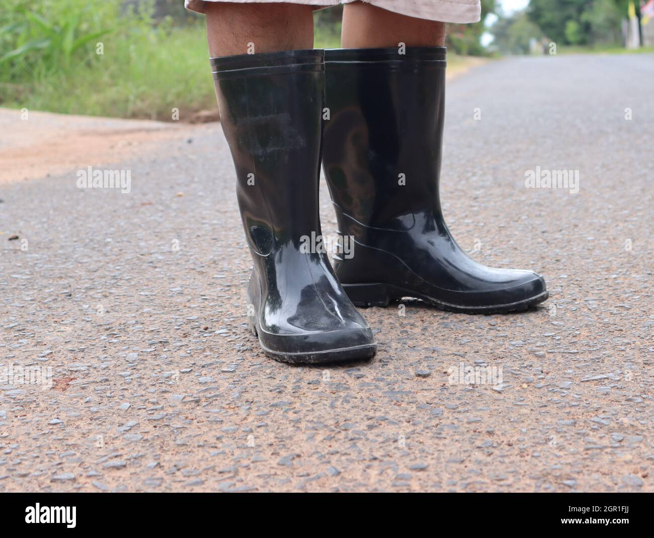 Femmes en bottes en caoutchouc Banque de photographies et d’images à ...