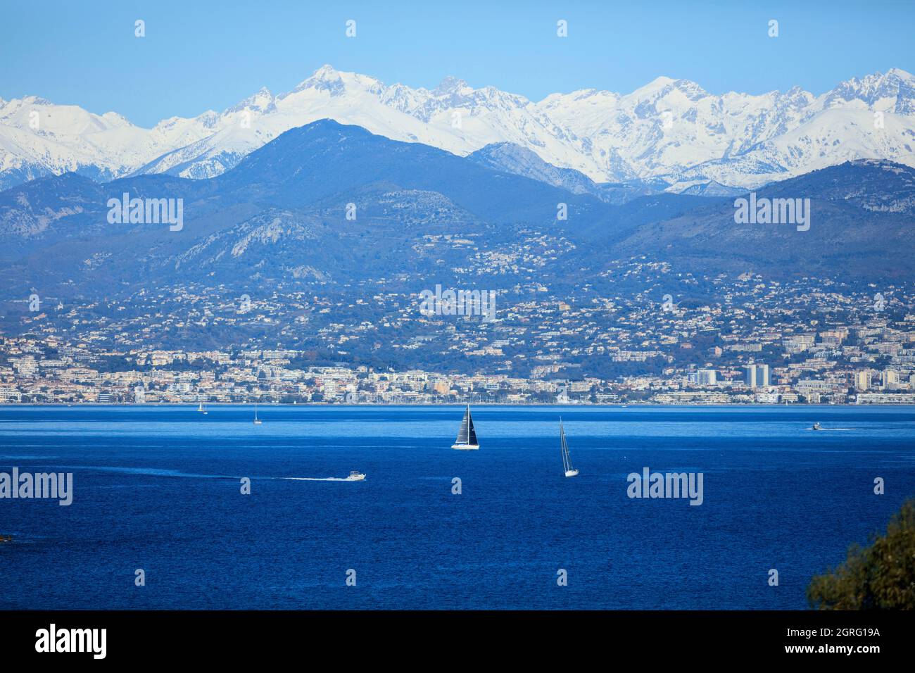 Bord de mer sous la neige Banque de photographies et d’images à haute ...