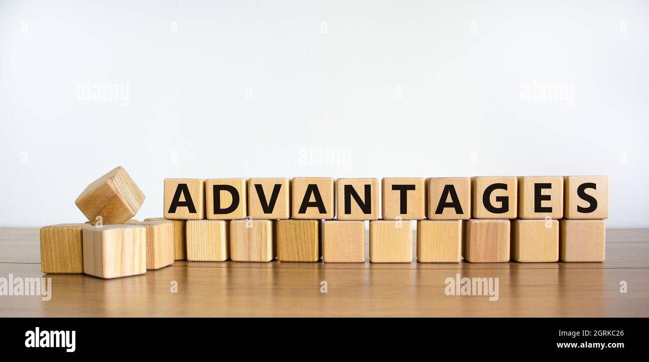 Symbole des avantages. Concept mot "avantages" sur cubes en bois sur ...