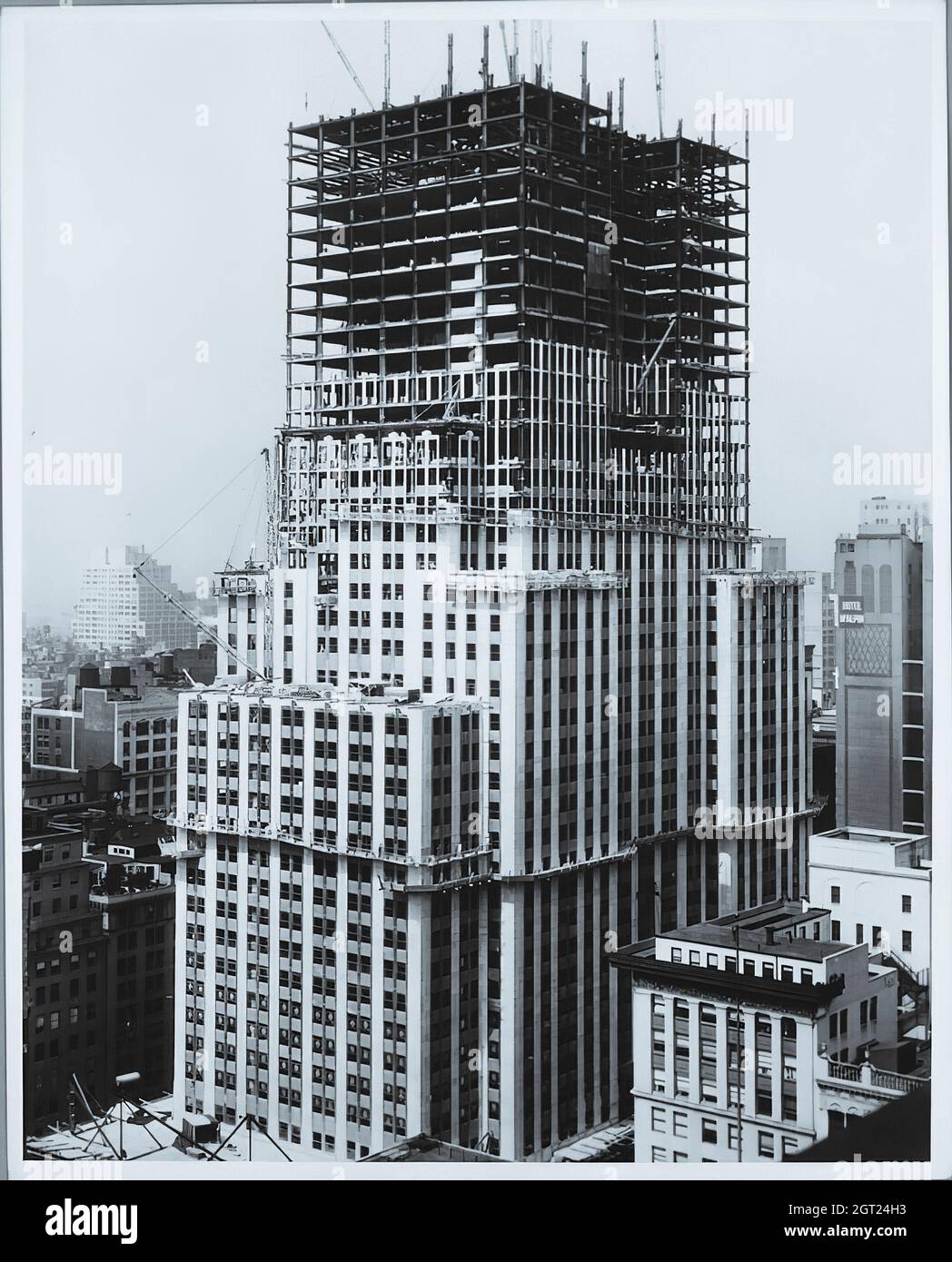EMPIRE STATE BUILDING NY, NY 1930 - 1931. Vues générales et détaillées ...