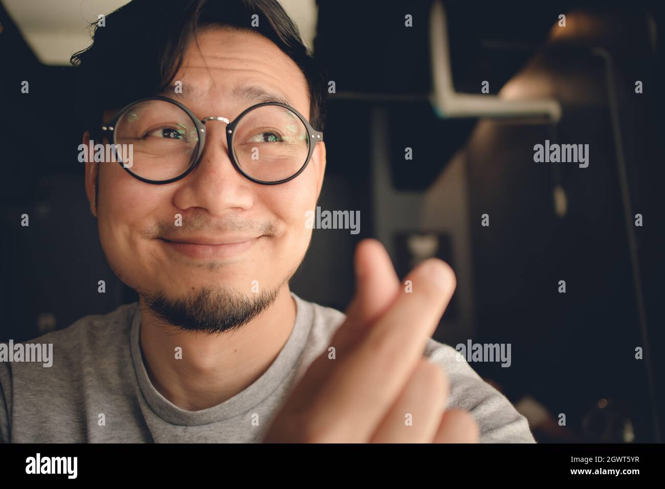 Creepy smile man Banque de photographies et d’images à haute résolution ...