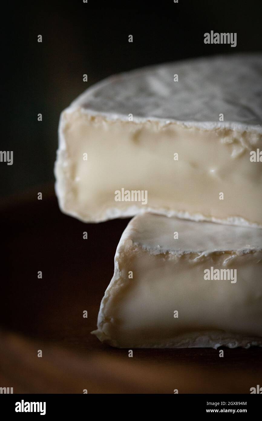 Brie bella Banque de photographies et d’images à haute résolution - Alamy