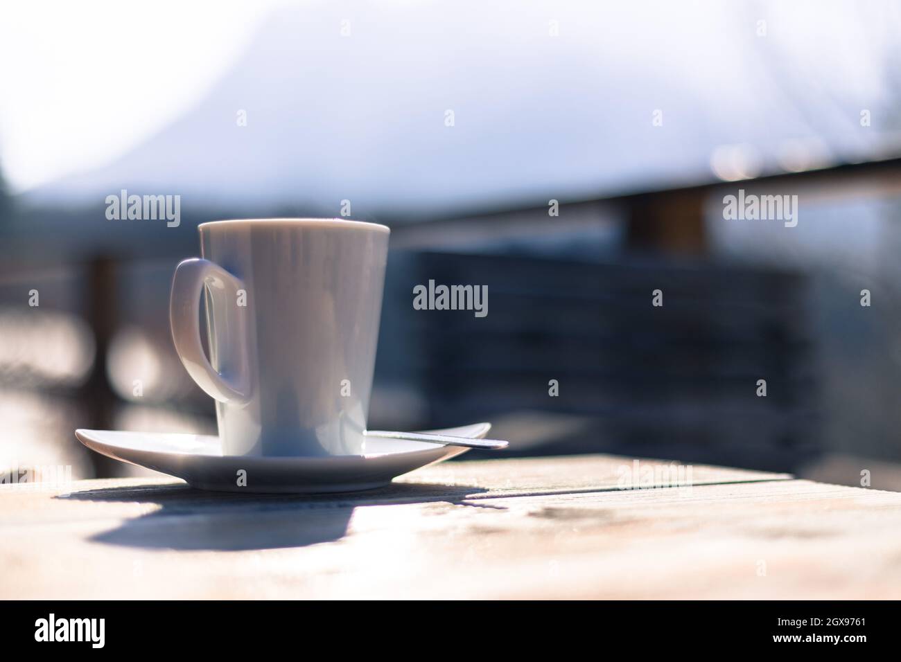 Le café le soir Banque de photographies et d’images à haute résolution ...