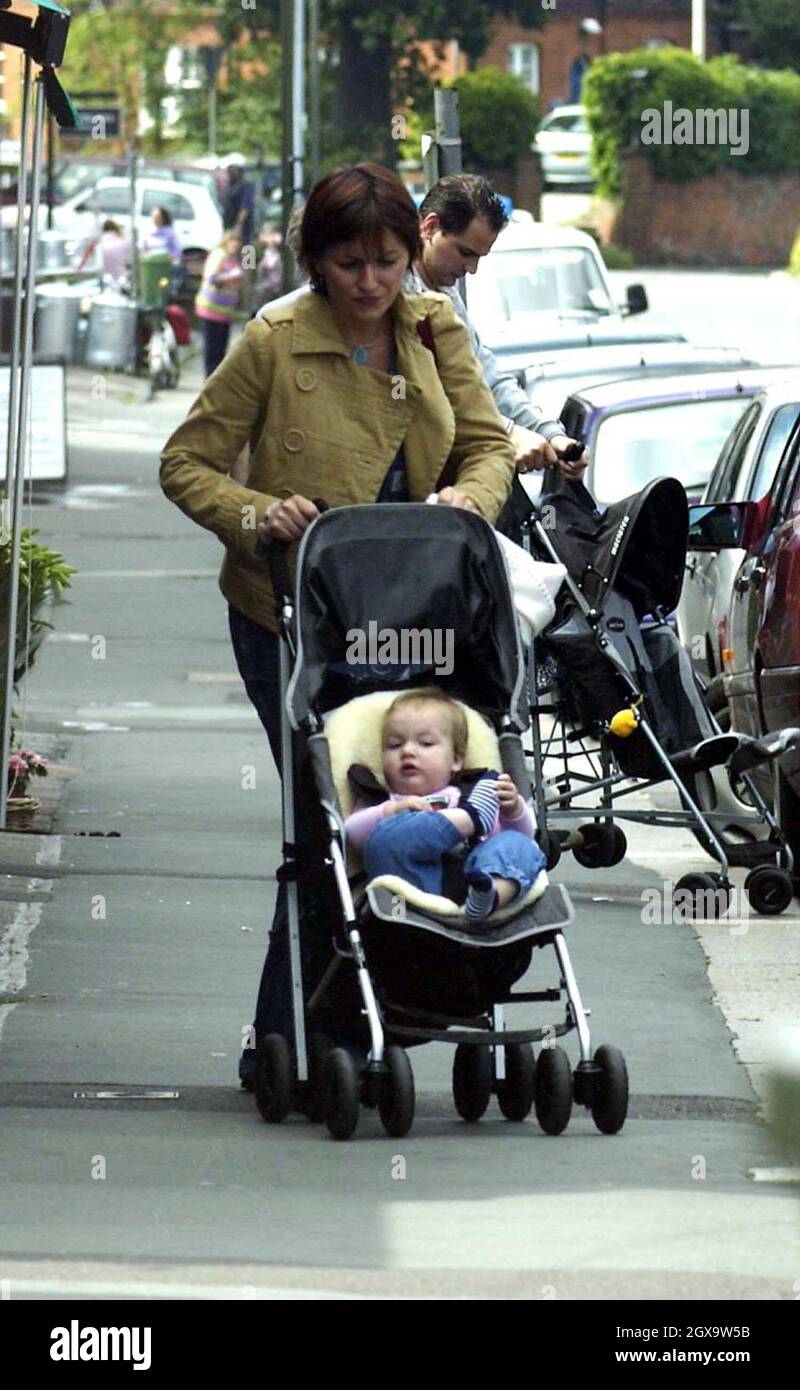 Davina McCall avec son mari Matthew Robertson et sa fille qui fait du ...