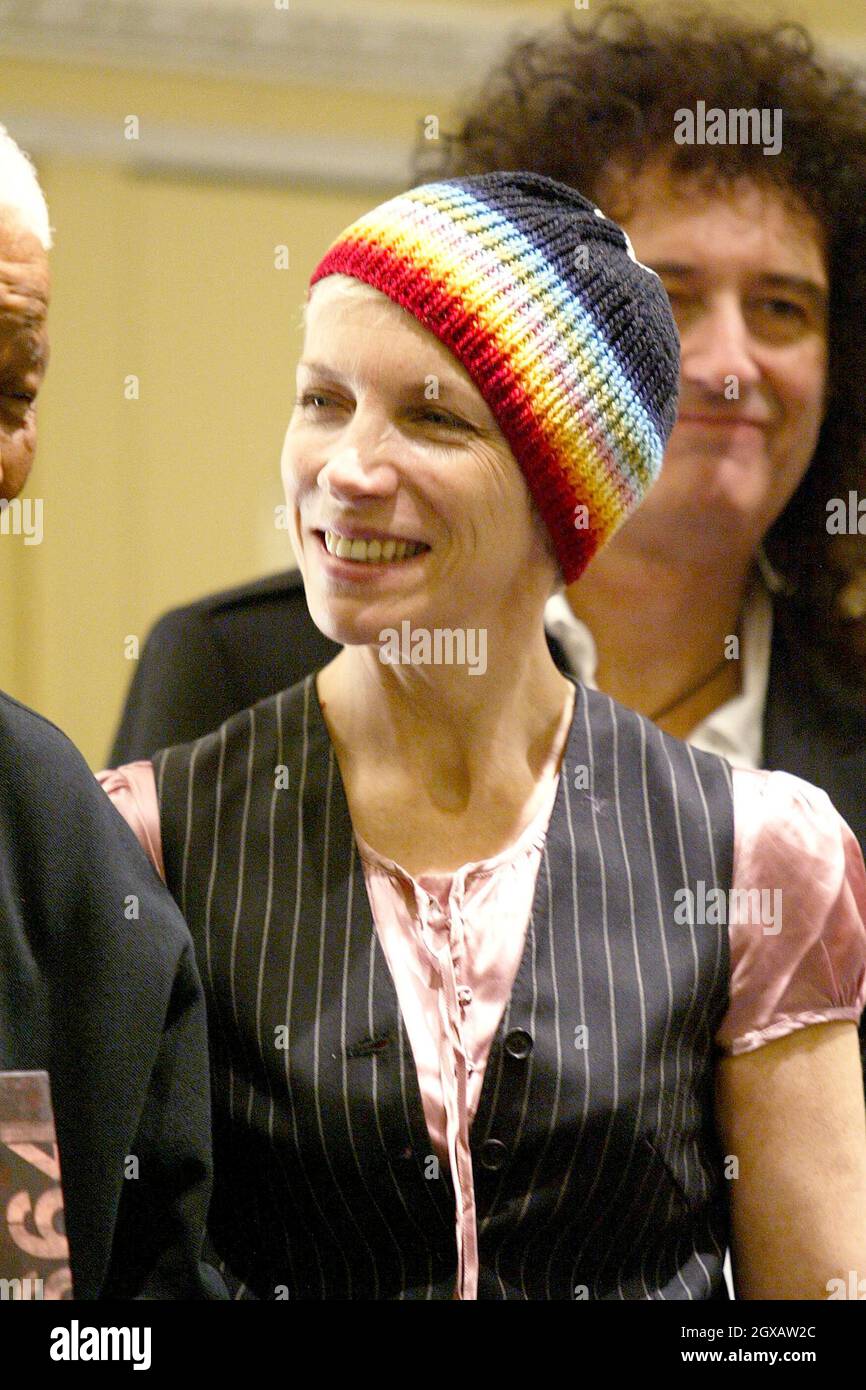 Annie Lennox à Nelson Mandela signature de livre à l'hôtel Dolchester ...