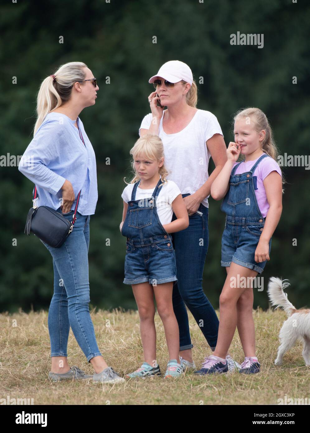 Savannah phillips and isla phillips Banque de photographies et d’images ...