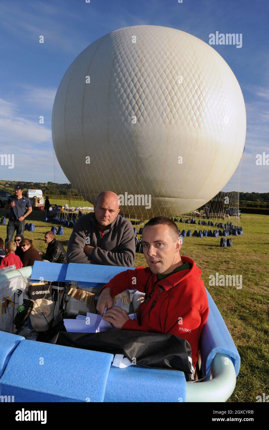 Le ballon français piloté par les gagnants de 2009, Sébastien Rolland ...