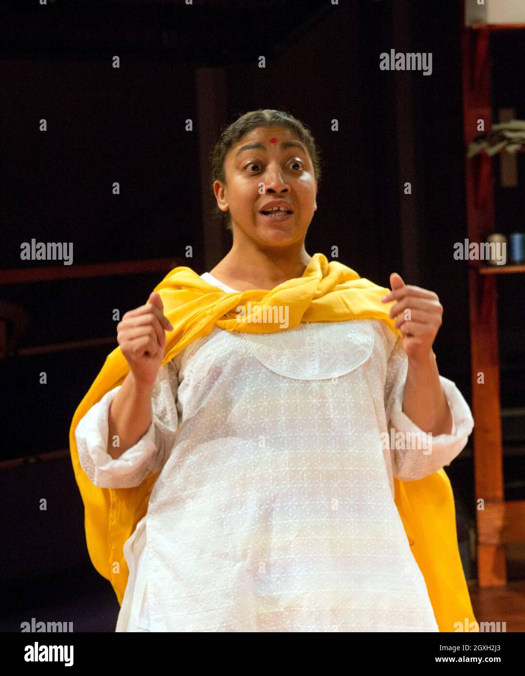 Melanie la Barrie (Mlle Gookool) en JEU MAS par Mustapha Matura au ...