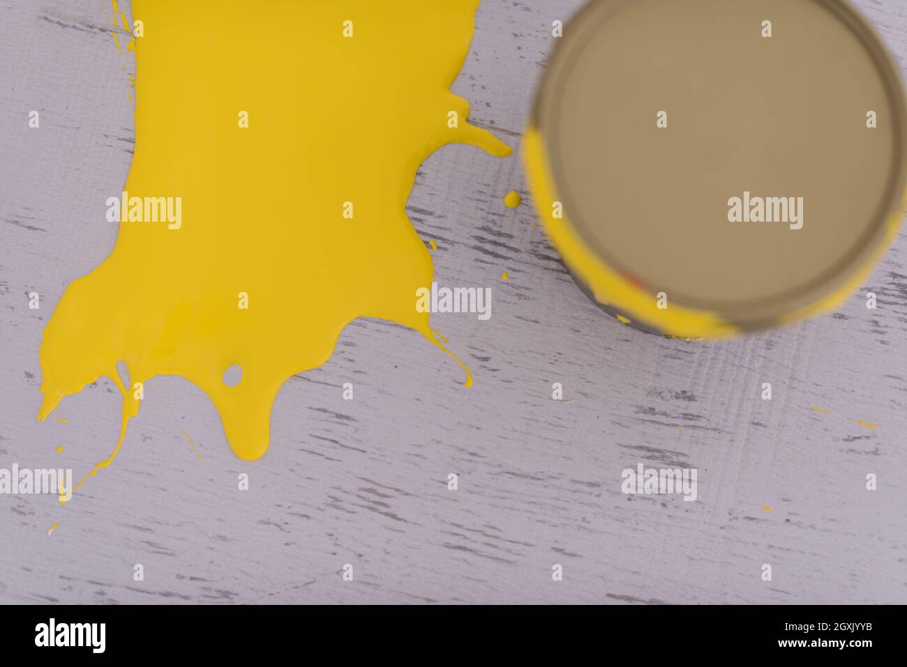 Traits Jaunes Banque d'image et photos - Alamy