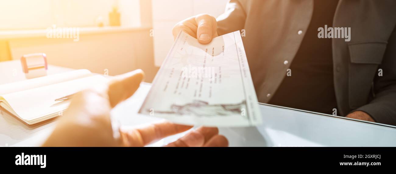 Chèque de paie. Chèque de paie bancaire. Sécurité sociale Photo Stock ...