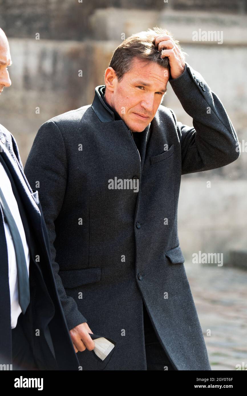 Bernard tapie obseques Banque de photographies et d’images à haute ...