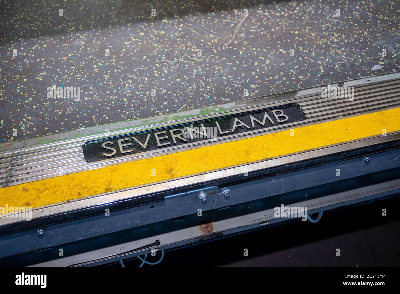 La marque Severn Lamb Engineering Company est située à l'étage d'un ...