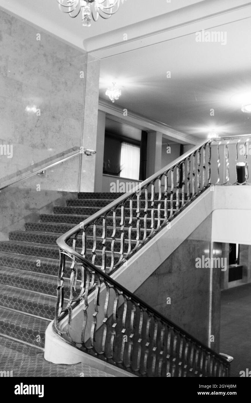 Die Innenräume des Schiller-Theaters, das durch den Architekten Paul ...