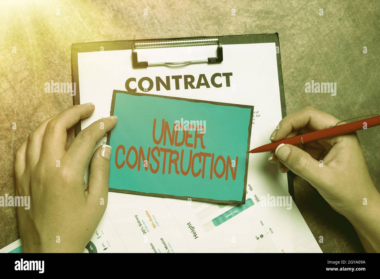 Affiche sous Construction, Word écrit sur le projet qui est inachevé ...