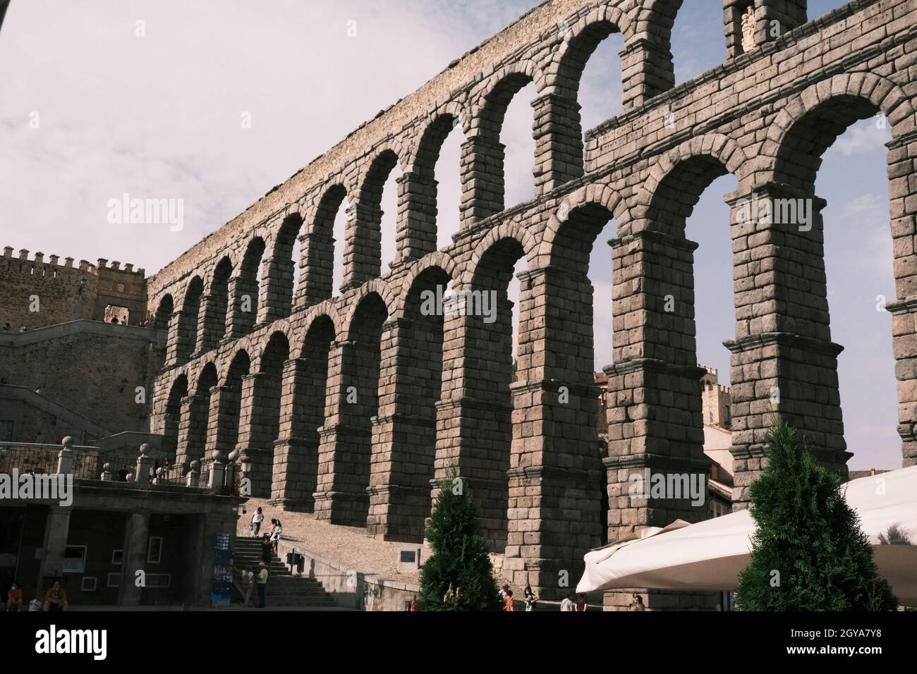 L'aqueduc de Ségovie : l'un des aqueducs romains élevés les mieux ...