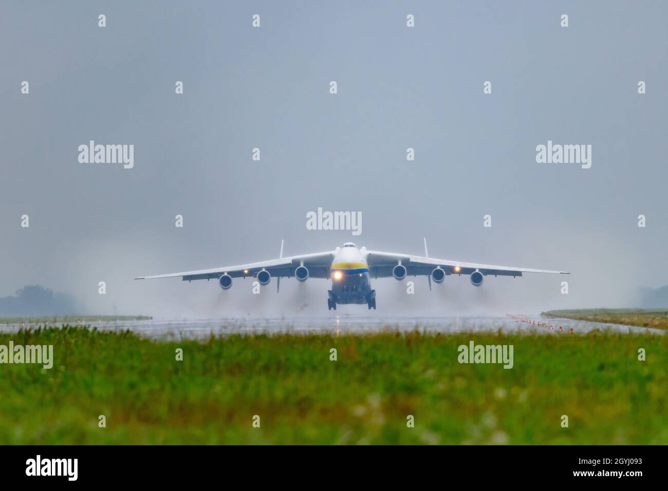 hoersching, autriche, 07 octobre 2021, départ de l'antonov an-22 mrija ...