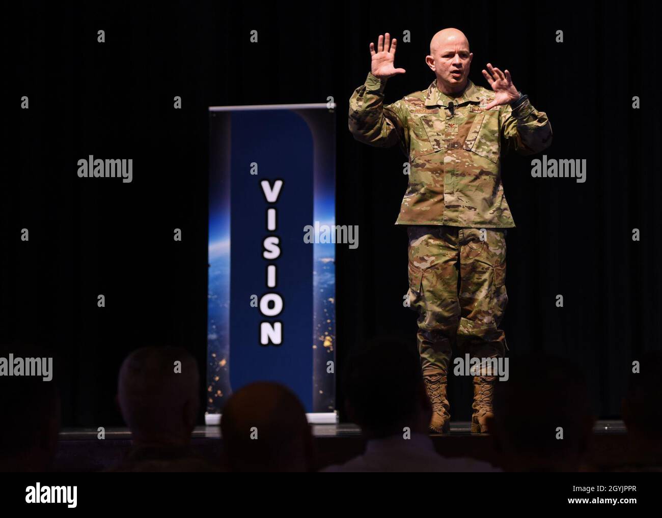 Le colonel Andres Nazario de la Force aérienne des États-Unis ...