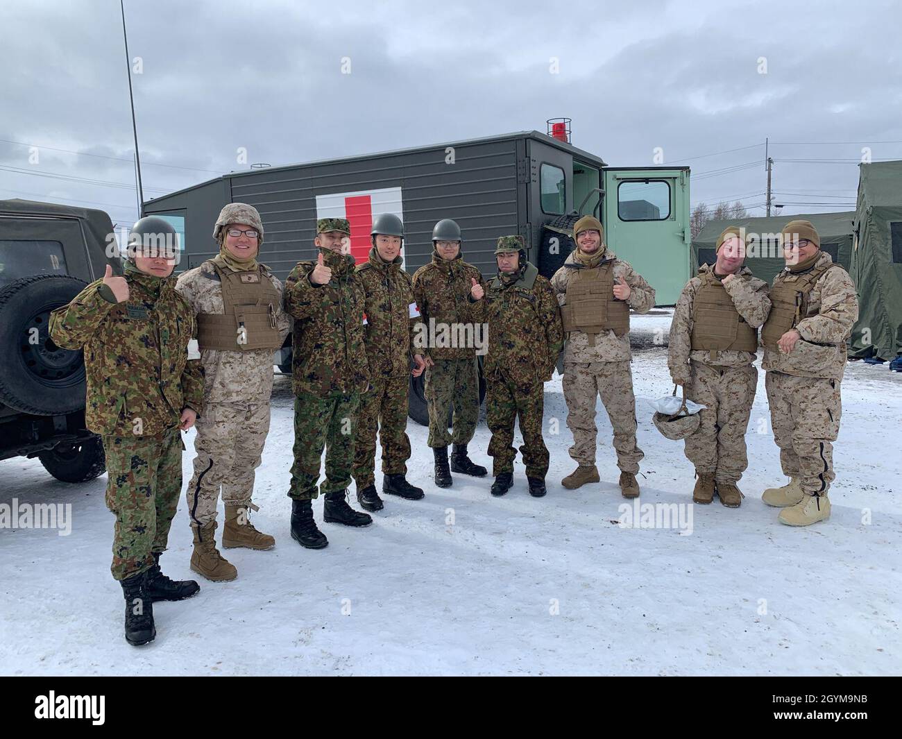L'équipe médicale de la Marine américaine du 4e Régiment maritime, 3e ...