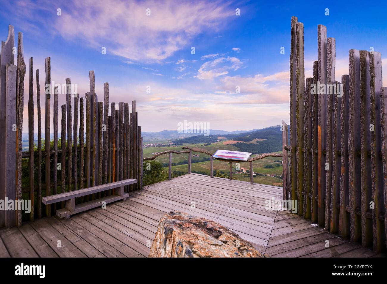 Mont brouilly Banque de photographies et d’images à haute résolution ...